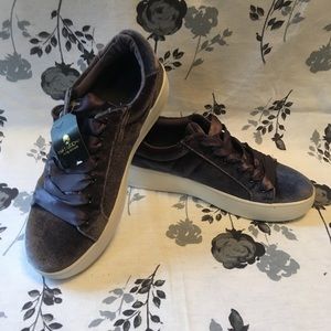 Big Buddha | Shoes | Big Buddha Velvety Sneakers | Poshmark
